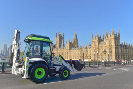 Hydrogen diggers get green light to use UK road | Global Hydrogen Review