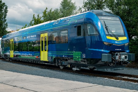 Stadler unveils hydrogen-powered RS Zero train | Global Hydrogen Review